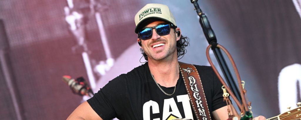 The Meaning Behind the Song Lyrics: “Pontoon” by Little Big Town