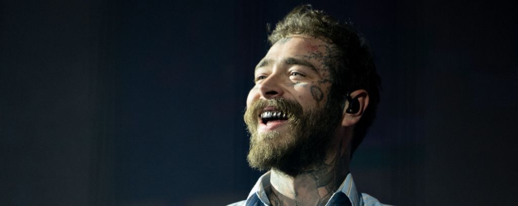 Watch Post Malone Sing Joyful Tribute to Toby Keith—"Courtesy of the ...