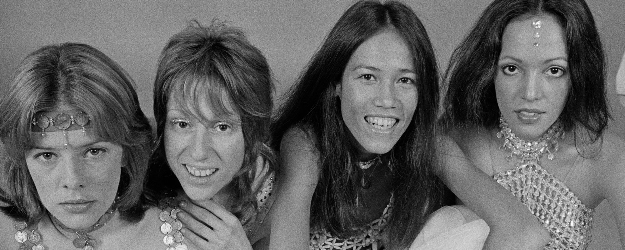 On This Day in 1987, Def Leppard Went No. 1 With the First Album ...