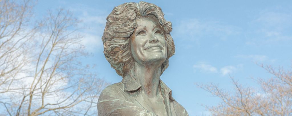 Meaning Behind Dolly Parton's "Here You Come Again"