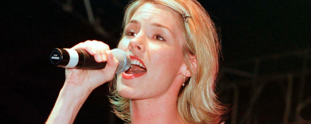 How The Fratellis' 'Chelsea Dagger' Became the Chicago Blackhawks' Goal ...