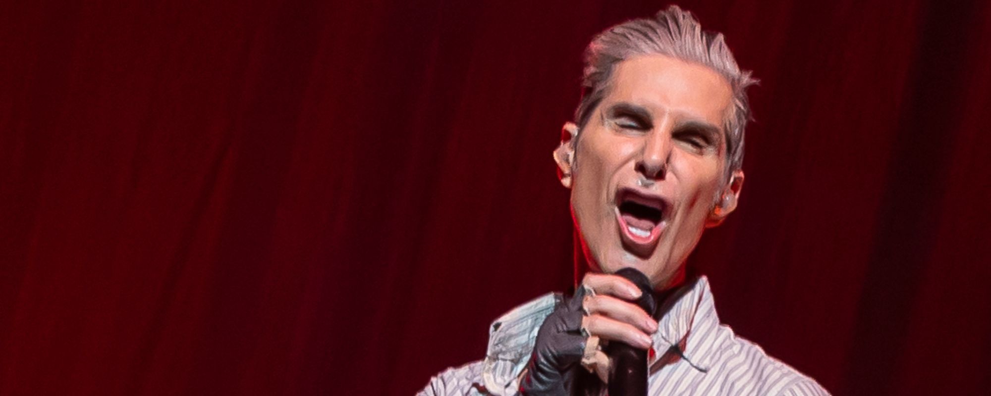 Perry Farrell Takes the Stage for First Time Since Jane’s Addiction ...