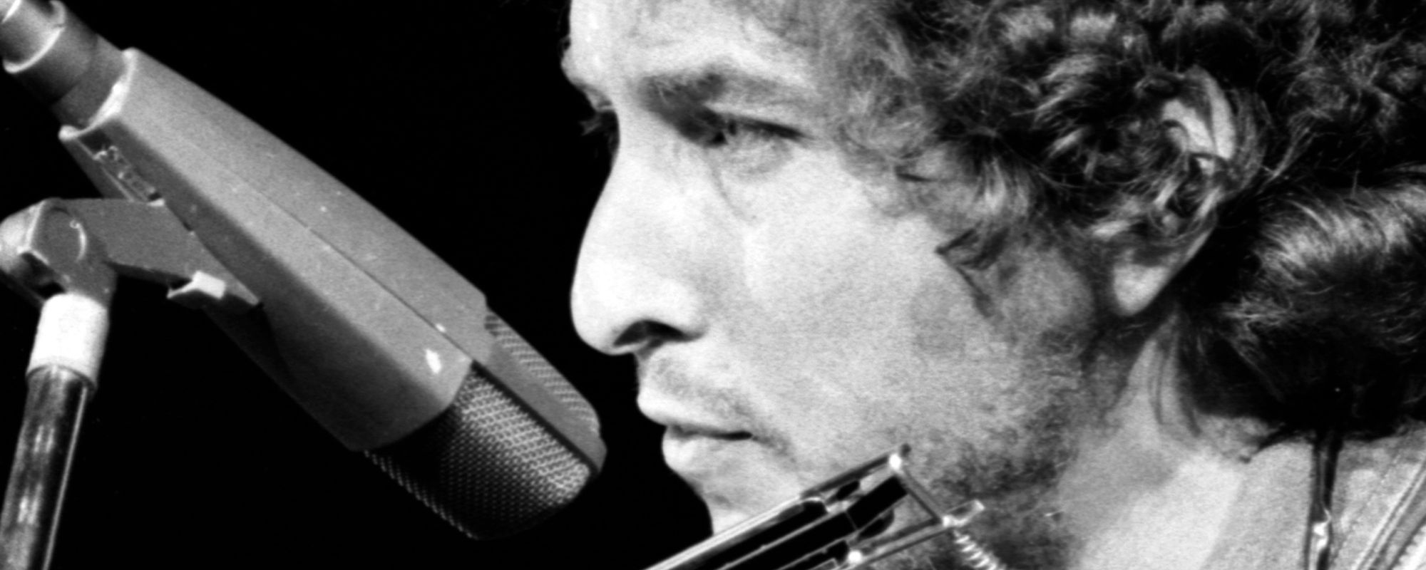 How Bob Dylan Transformed “Just Like A Woman” With the Crucial Final ...