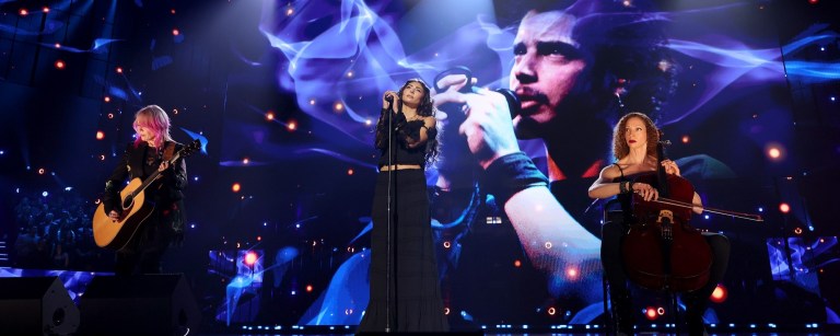 Late Alice in Chains Frontman Layne Staley’s Unpublished Writings and ...