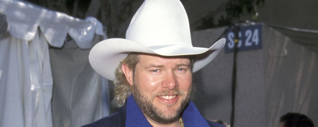 The Unabashed Meaning Behind Toby Keith's Patriotic Hit "Courtesy of ...