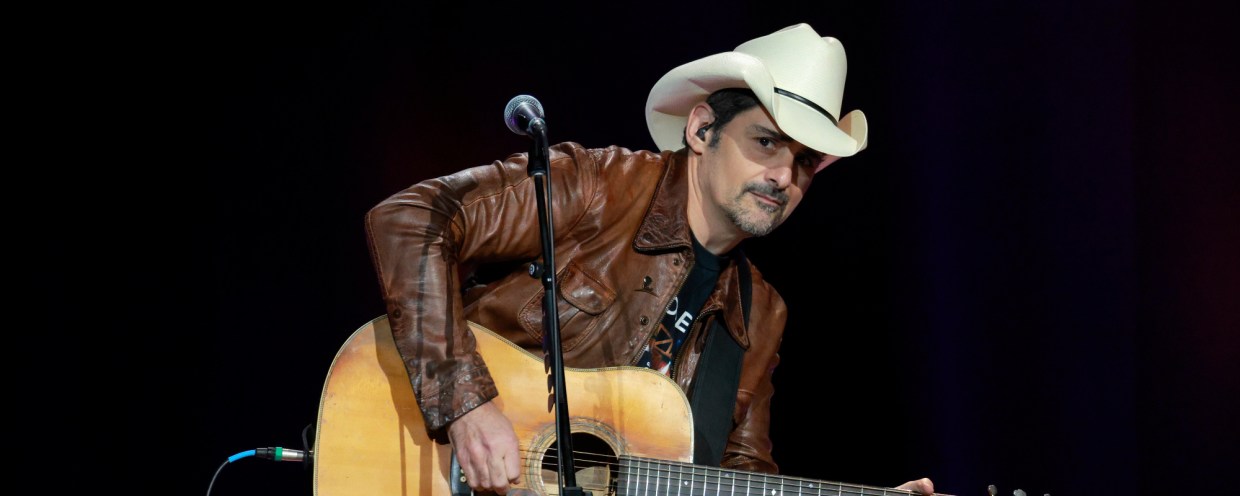 Brad Paisley Adds Country Flair to “It’s a Marshmallow World” at ...