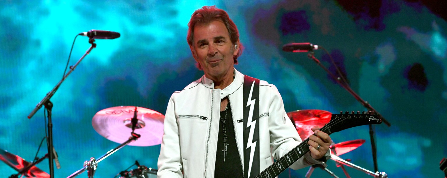 Ann Wilson Reveals the Klutzy Reason She’s Been Performing in a ...