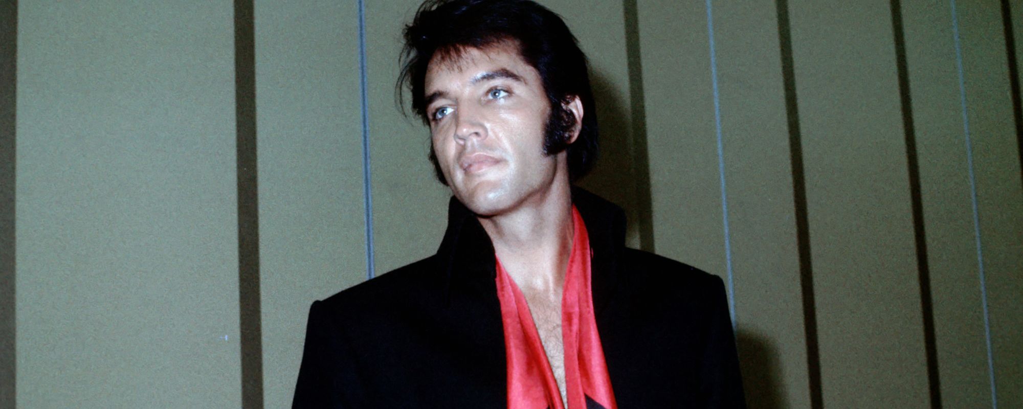 On This Day in 1955, Elvis Presley Dropped His First No. 1 Hit—Topping ...