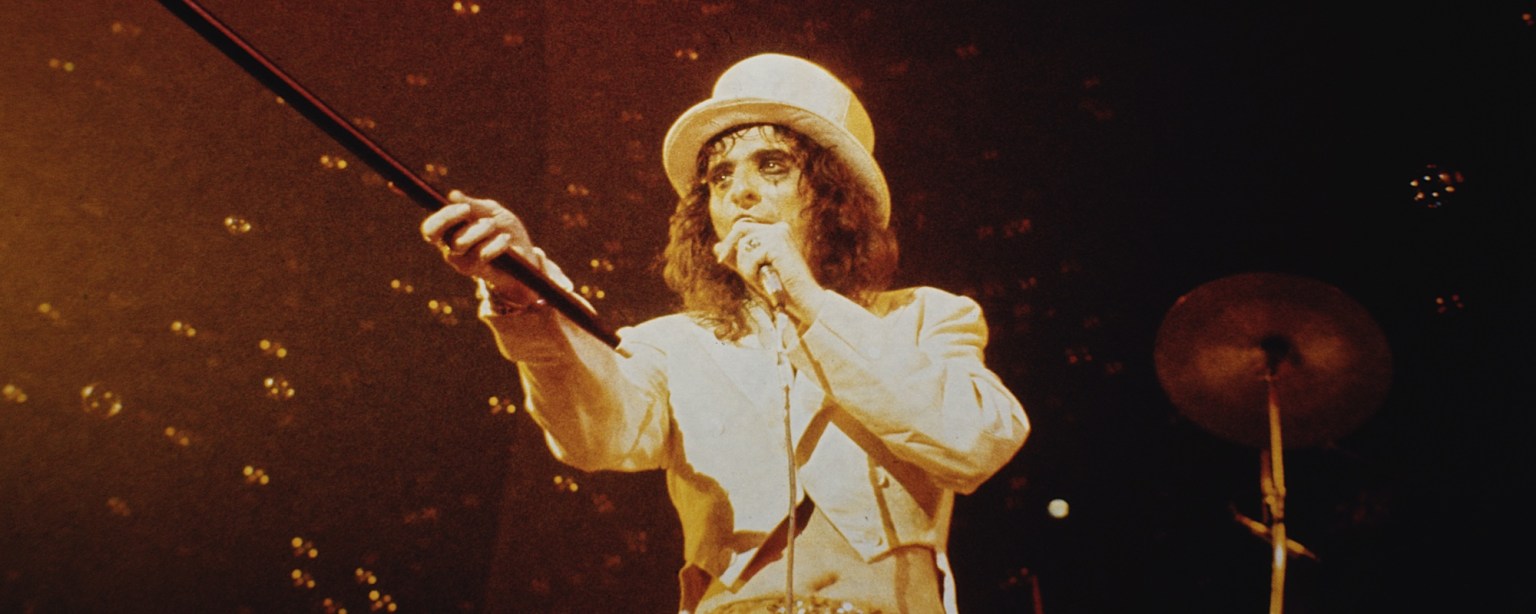 How Alice Cooper Got His Name - American Songwriter