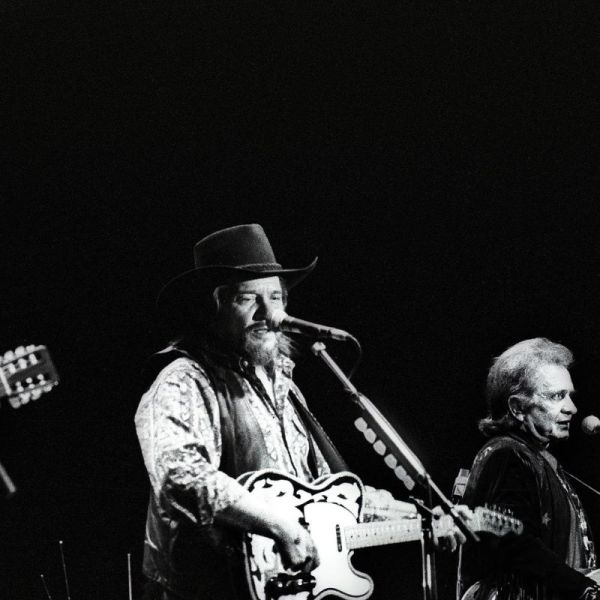 Johnny Cash, June Carter, Kris Kristofferson, and Rita Collidge Perform ...