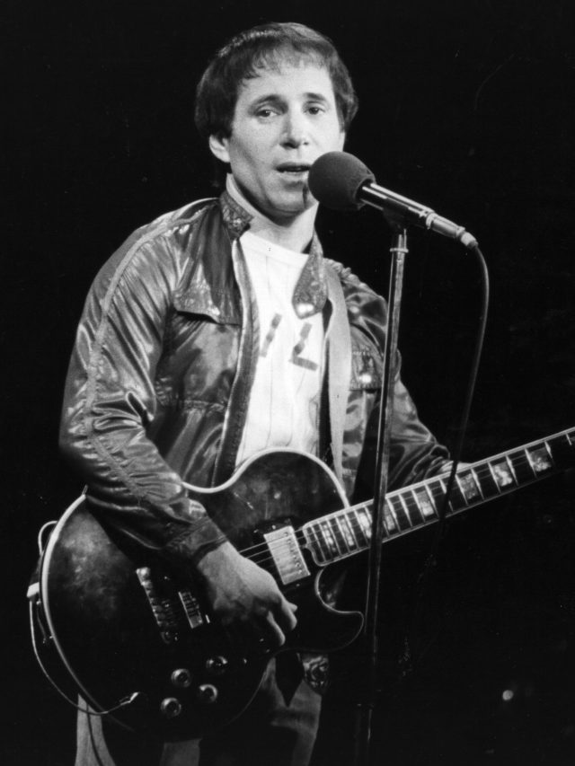 On This Day in 1973, Paul Simon Plays His First Concert as a Solo ...