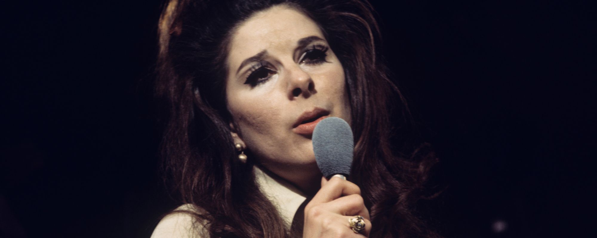 Bobbie Gentry’s “Ode to Billie Joe” Isn’t About What You Think It Is ...