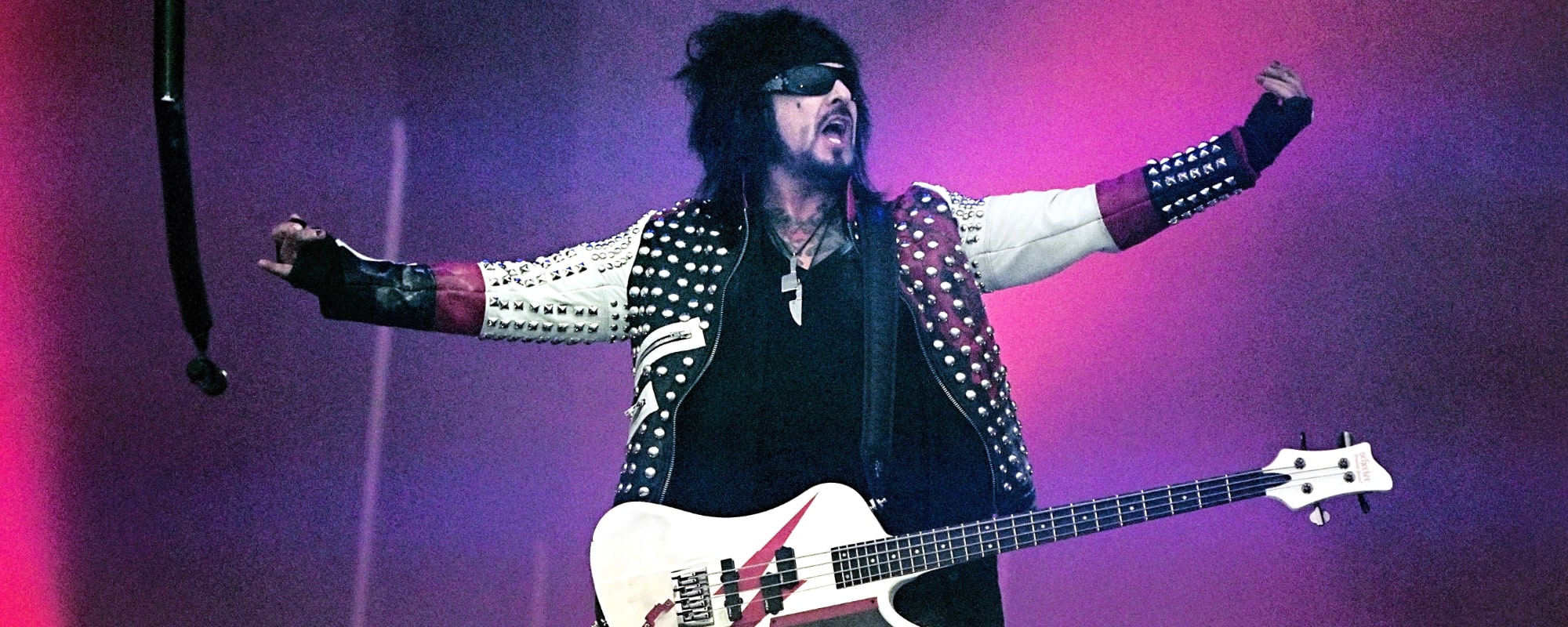 Mötley Crüe Inks New Deal with Big Machine Records, Sets Release Date ...