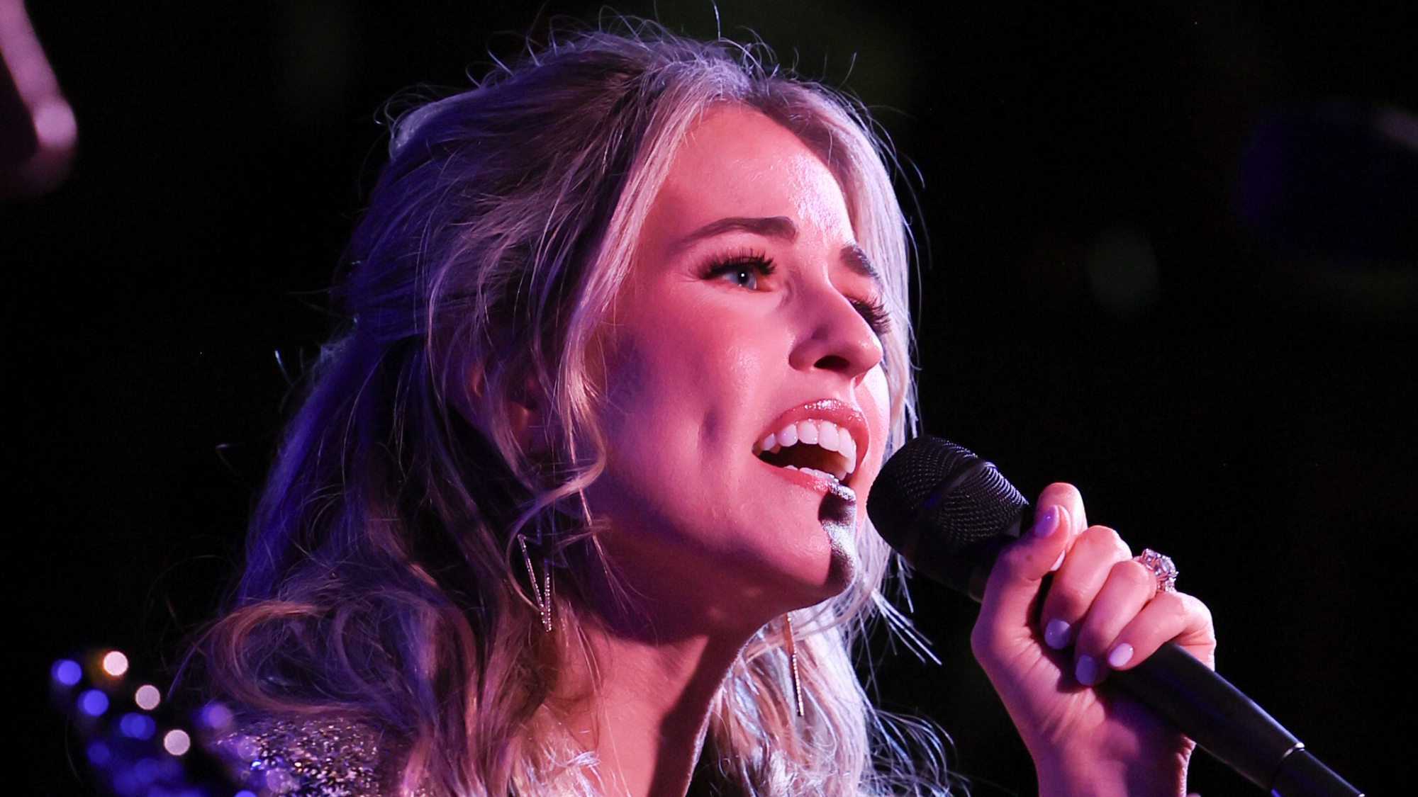33-Year-Old Country Singer Reveals Cancer Diagnosis - American Songwriter